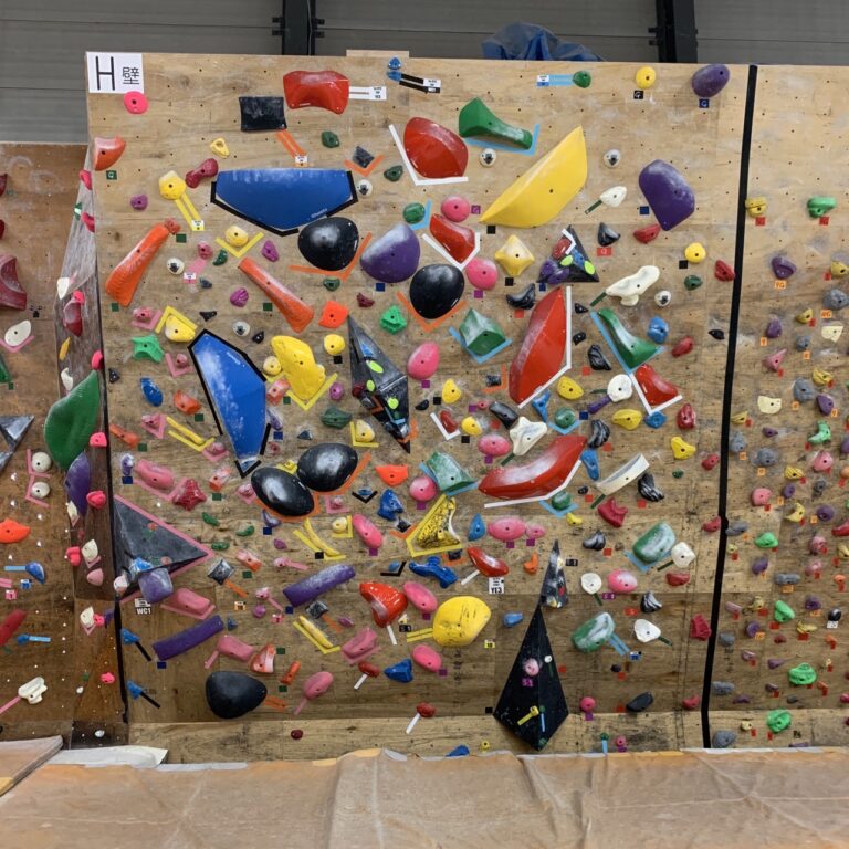 施設案内 - キーボルダリング